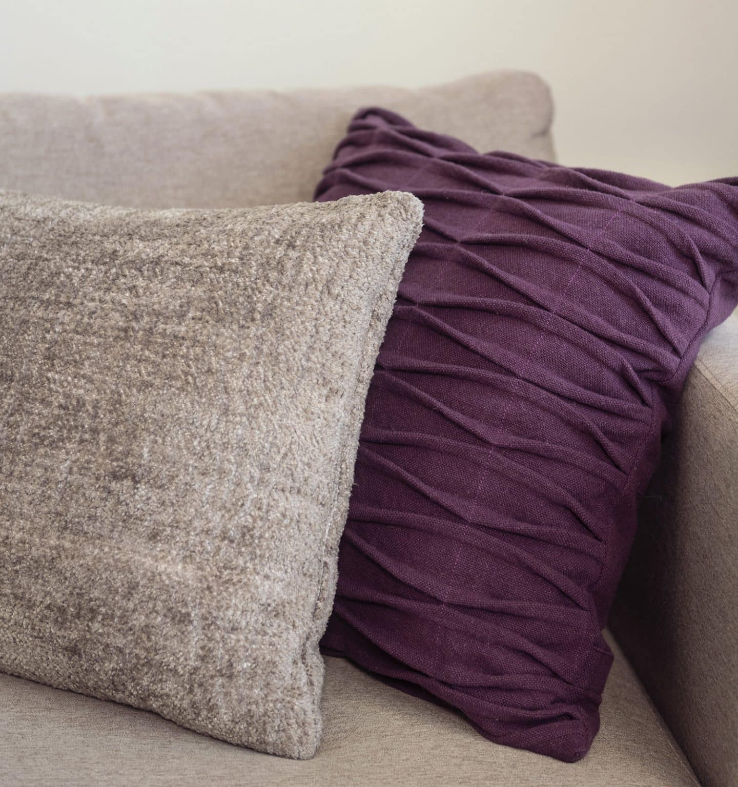Earthy plum tones in home decor – Fanni K